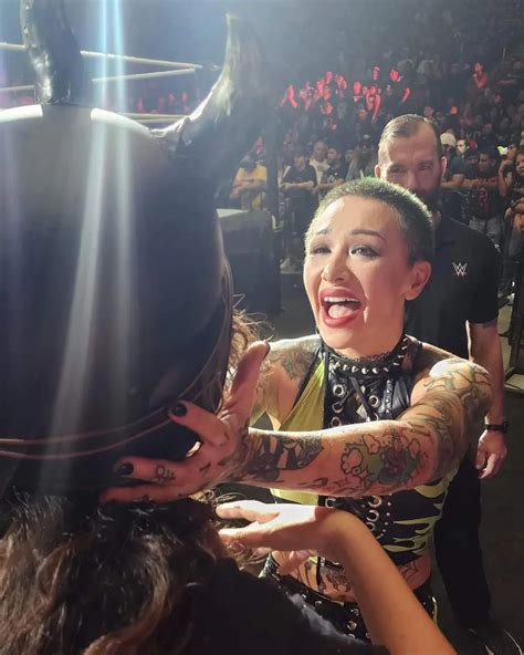 Wwe Star Looks Unrecognizable With Shaved Head After Cutting Off Iconic