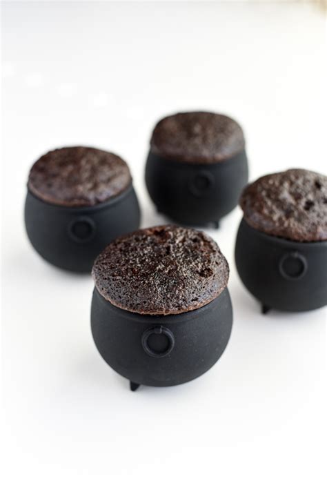 Cauldron Cupcakes