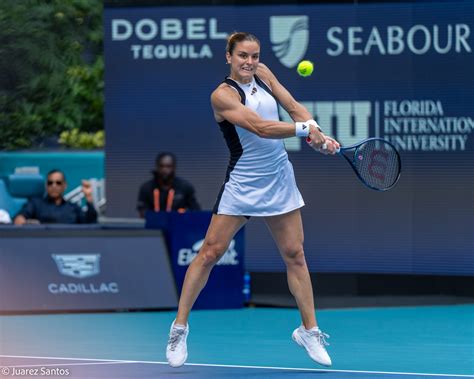Sakkari Mantém Embalo Wozniacki Leva Virada Após Match Point Tenisbrasil
