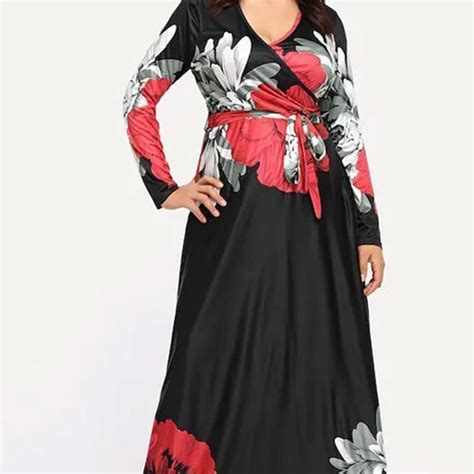 Plus Size Flower Dresses With V Neck And Short Sleeve