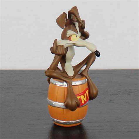 Wile E Coyote Sitting On A Tnt Barrel Figurine Demons And Merveilles