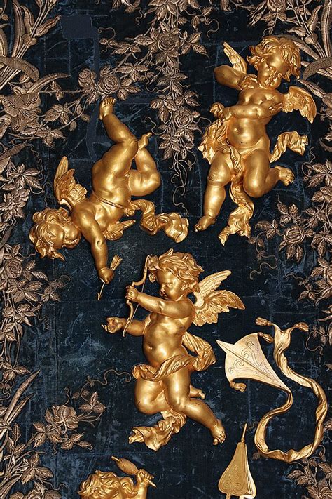 Nackter Geflügelter Knabe Mit Schmetterling Auf Dem Linken Oberarm Relief Bayerisches