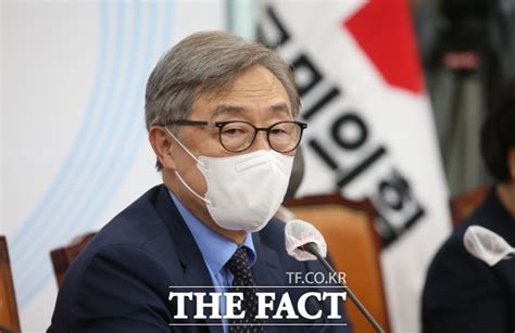 최재형 與 초가삼간 태워도 빈대만 잡으려는 당 정치 기사 더팩트