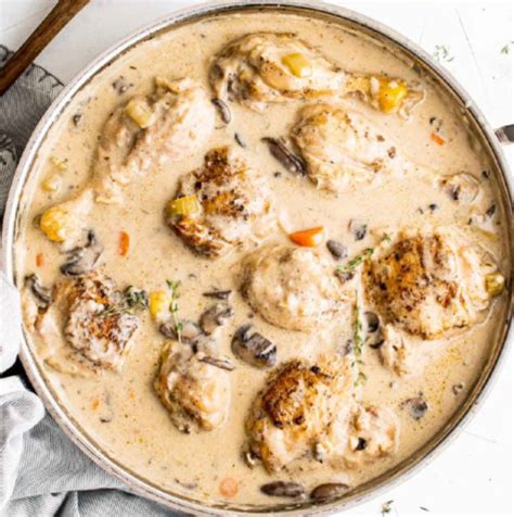 Класическо пиле фрикасе кремообразно и ароматно пръстите да си оближеш За Жената