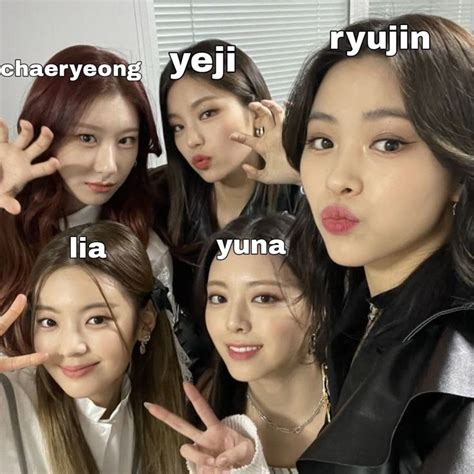 Itzy Cute Pic Itzy Names Members Kpop Group Names 17 Kpop