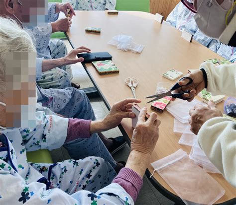 세종요양병원 공예프로그램석고방향제 만들기 실시221124 프로그램 사진