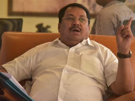 Vijay Wadettiwar शिवसैनिकांच्या डोळ्यात अश्रू 50 वर्षे शिवसेनेनं