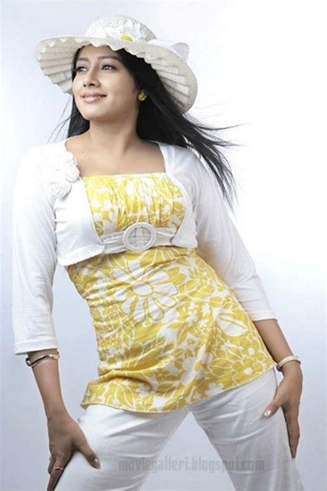 Test Kairali Tv Anchor Anu Actress Hot Photo Gallery Stills Pics Images Wallpapers