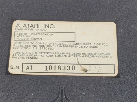 Lot Vintage Atari 5200 Game System