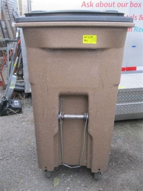 Rolling Garbage Bin