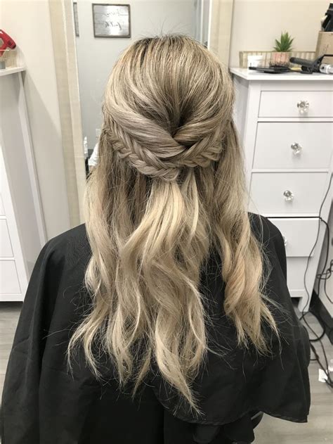Pin By Cindy Walsh On Hairstyles Hoco Hair Hair Styles Hoco Hairstyles