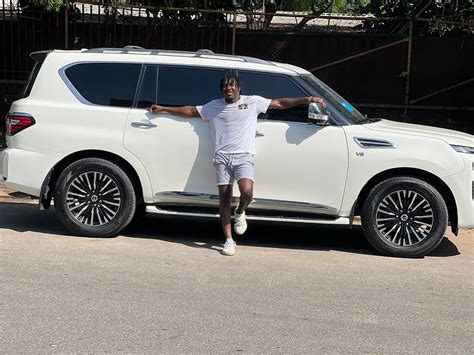 Scró Q Cuia Anuncia Compra Do Seu Novo Automóvel Nissan Patrol