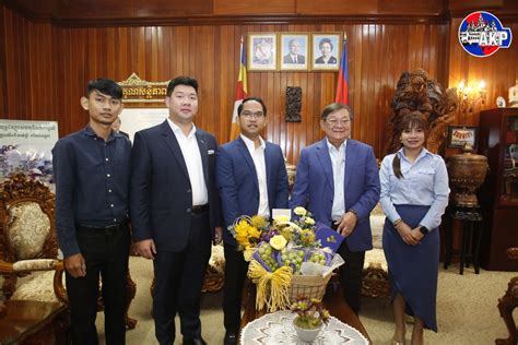 ឯកឧត្តម ខៀវ កាញារីទ្ធ អនុញ្ញាតឱ្យថ្នាក់ដឹកនាំក្រសួងព័ត៌មាន ចូលគោរពជូនពរ និងសុំអនុសាសន៍