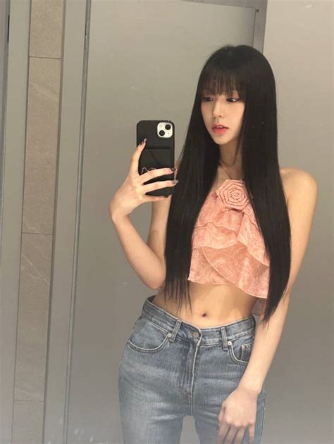 Secret Number Community Posts 오늘은 거울셀카💝 펜타곤의 밤의 라디오 너무 즐거웠어요🎵🎶 Soodam