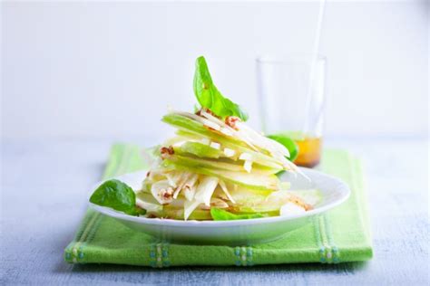 Ensalada De Manzana Verde Con Albahaca