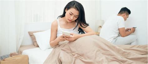 Signs Of Emotional Neglect In Marriage How To Deal With It