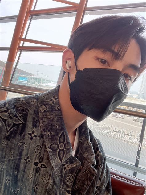 Wayv On Twitter Winwin Wayv Weishenv V