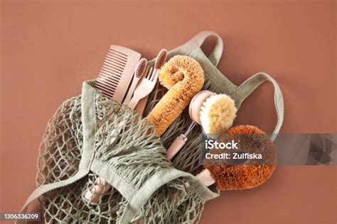 제로 폐기물 청소 세탁 설거지 빗 칫솔 유리 빨대 친환경 플랫 레이를위한 플라스틱 무료 에코 천연 코코넛 브러시 0에 대한 스톡 사진 및 기타 이미지 Istock