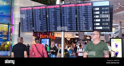 Passengers At Istanbul Airport Turkish İstanbul Havalimanı Iata Ist