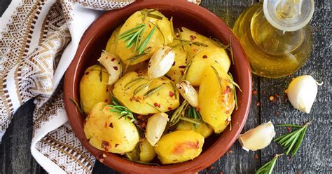 Schmecken wie in Griechenland Rezept für Zitronenkartoffeln aus dem Ofen