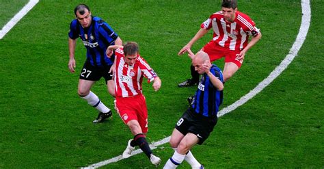 Lahm Inter Nel 2010 Ha Vinto Con 2 Lanci Lunghi Vulcano E Barricate Fc Inter 1908