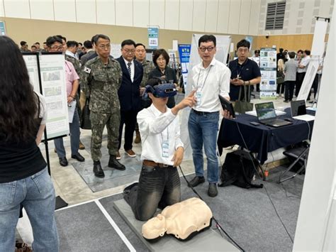 민간 우수제품 군에 신속 도입국방부 우수 사용품 시범사용 설명회