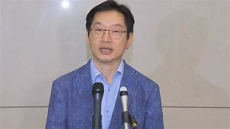 김경수 복권 與 확전 자제野 분열 전략 실패