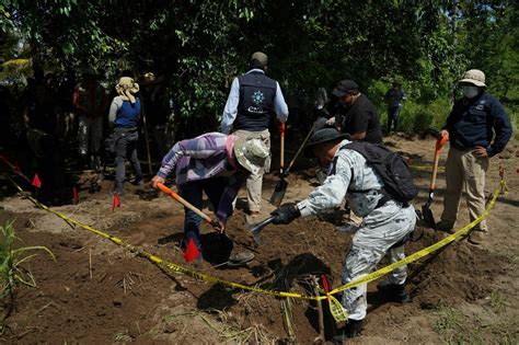 La Jornada Inician Búsqueda De Fosas Clandestinas En Michoacán