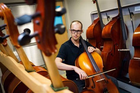 Meet The Teacher Avery Waite Brings Musical Array To Srrhs Sedona Red Rock News