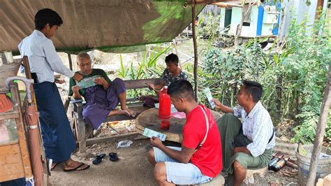 ပန်းတောင်းမြို့၌ ၇၉ နှစ်မြောက် တပ်မတော်နေ့အထိမ်းအမှတ် သတင်းစကား လက်ကမ်းစာစောင်များဖြန့်ဝေ