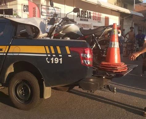 Jovens moto roubada são detidos após serem perseguidos por 5 km