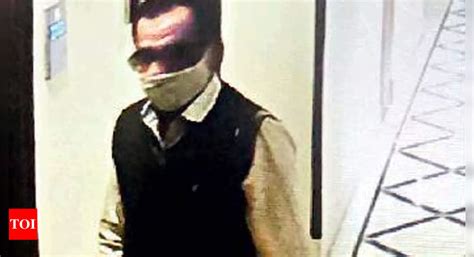 Jawahar Circle Jaipur Jewellery Worth Rs 2 Crore Stolen From Star