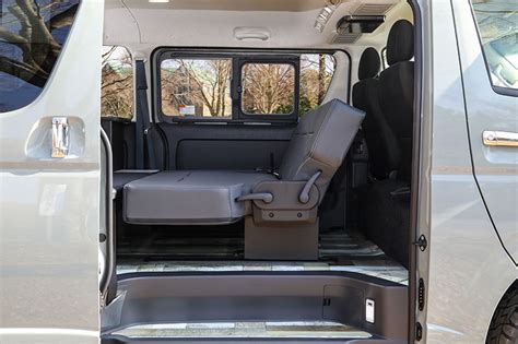 Outdoor Series ハイエース＆キャラバン 5人乗り車中泊ワゴン 200系ハイエース専門店 Stealth（ステルス）200系