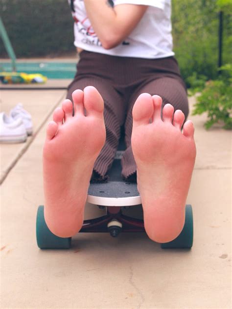 𝐆𝐨𝐝𝐝𝐞𝐬𝐬 𝐏𝐞𝐚𝐜𝐡𝐲 👑🍑 On Twitter Toes Or Soles But Whichever You Pick