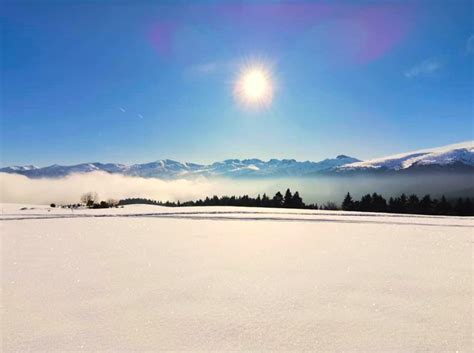 Рилска панорамна гледка от връх Зекирица Бюро за туризъм и приключения Пълдин