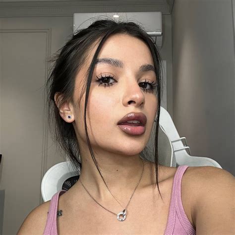 The Hottest Girl In The World Rtenderlybae