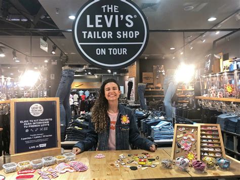 Levis Taylor Shop Happy Handra