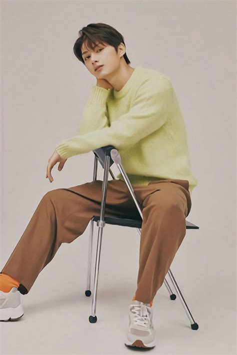 Pin On Seventeens Magazinead Pics