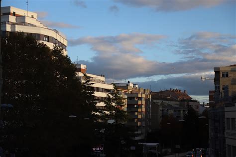 Aumento de temperaturas máximas y cielos nubosos para