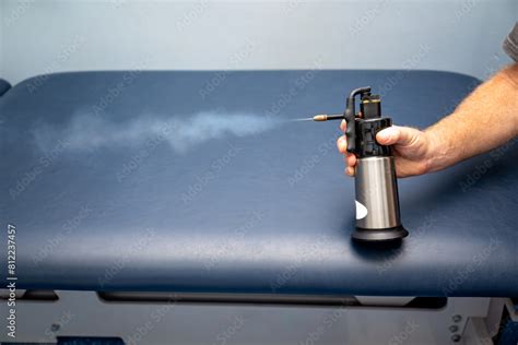 Cryotherapy Spray Liquid Nitrogen Gun Cannister Freezing Skin Cancer
