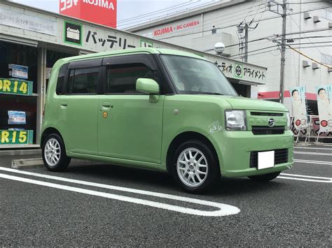 ダイハツムーヴコンテのタイヤ・ホイール交換 ダイハツ ムーヴコンテ タイヤ タイヤ・ホイール関連 タイヤ・ホイール交換 スタッフ