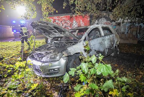 Flammen In Der Nacht Geklauter PKW In Mittelsachsen Steht Lichterloh In Flammen