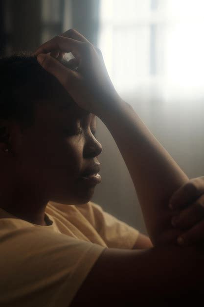 Premium Photo Young Stressed African American Woman