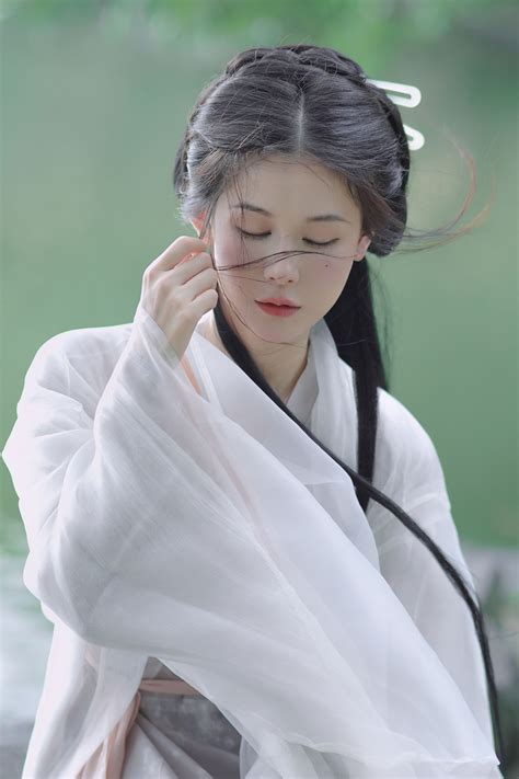 冯丽林lynn亦亦《寂静许清欢》美图作品图片欣赏艺图语