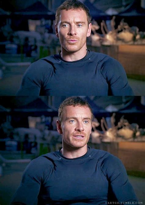 Michael Fassbender And His Arms Apocalipsis Fassbender Que Guapo