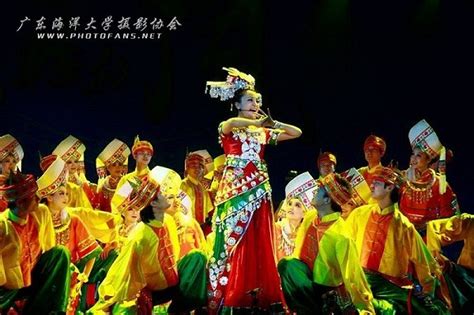 中国东方歌舞团在海大华丽演出 广东海洋大学摄影协会
