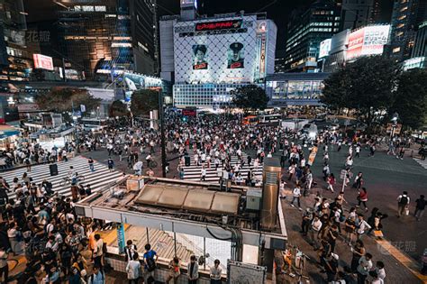 涩谷繁忙的十字路口