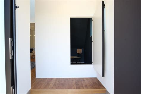 シックな色合いの外観で、家族のこだわりが詰め込まれた2階建て｜ 【神戸市の工務店】明石市三木市の高性能デザイン注文住宅もエイジングハウスへ
