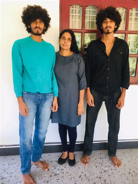 ශාන්ති විලාසිතා කලින් කලට වෙනස් වෙයි ඉපැරණි විලාසිතා නැවත වටයකින් ඉස්මතු වෙයි කොල්ලෝ කොන්ඩෙ