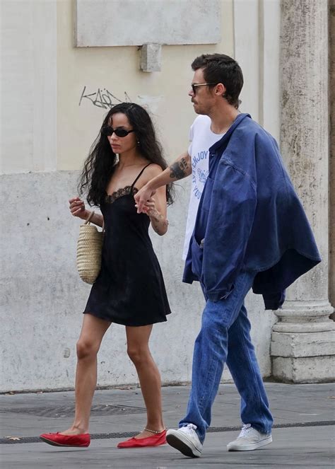 Zoë Kravitz And Harry Styles Nail Cozy Couple Style Vogue